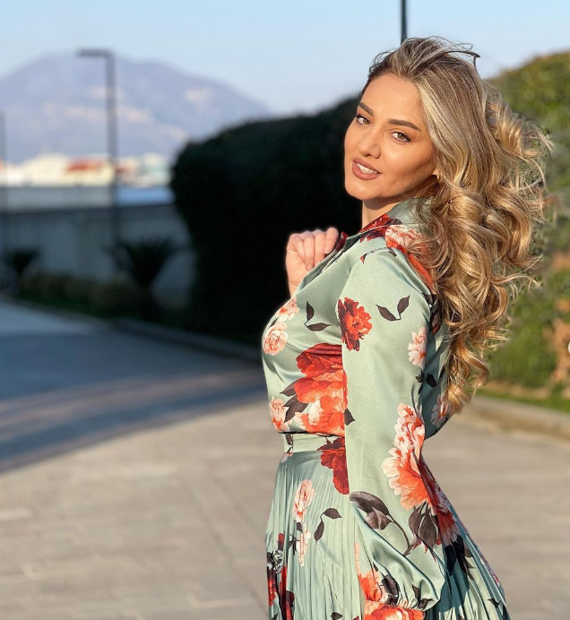 “Sot po vij një vit më e pjekur para jush”/ Bieta Sulo merr surprizën e ...