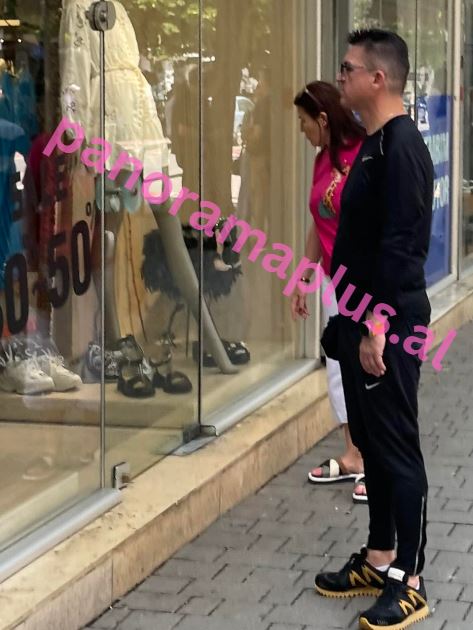 Fotot nga paparazzi/ Ermonela Felaj dhe bashkëshorti i saj hezitojnë të ...