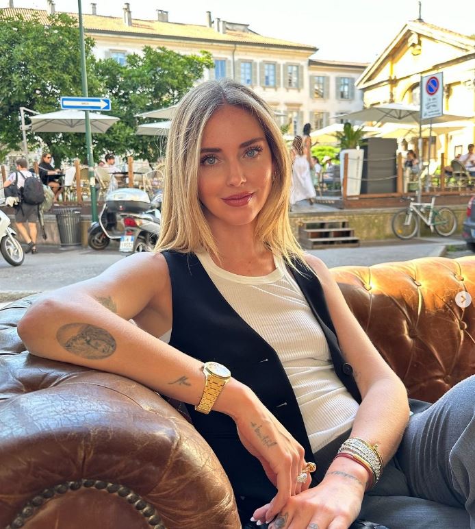 Blogerja e njohur Chiara Ferrani “bombardon” ndjekësit në Instagram me ...