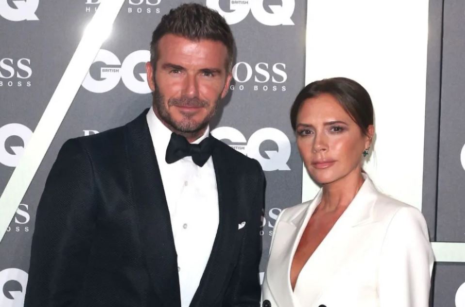 Victoria Beckham rrëfen takimin e parë të dashurisë me bashkëshortin ...