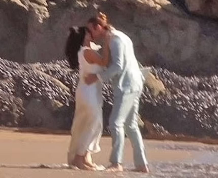 FOTOLAJM/ Martohet Kim Kardashian? Dalin pamjet nga momentet romantike ...