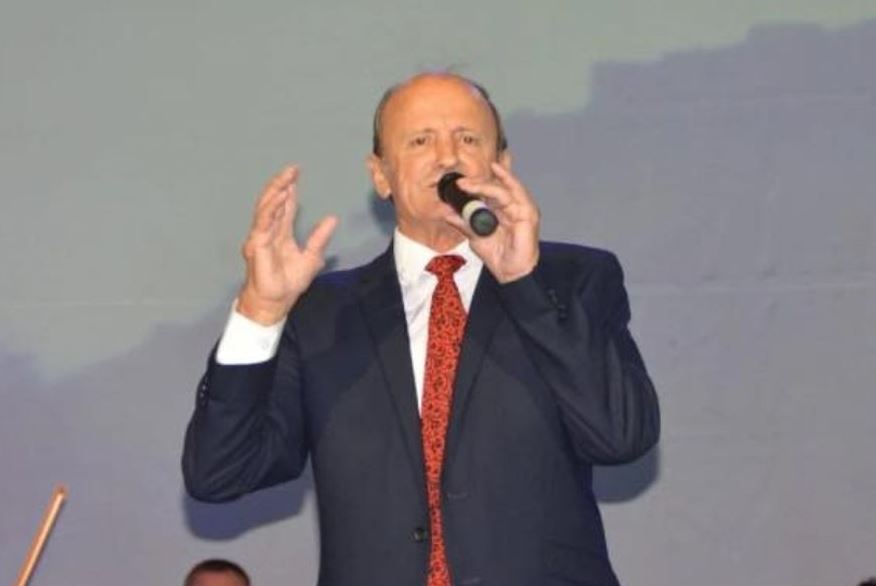 Ndahet nga jeta këngëtari i njohuri muzikës popullore Agim Molla! Benet ...