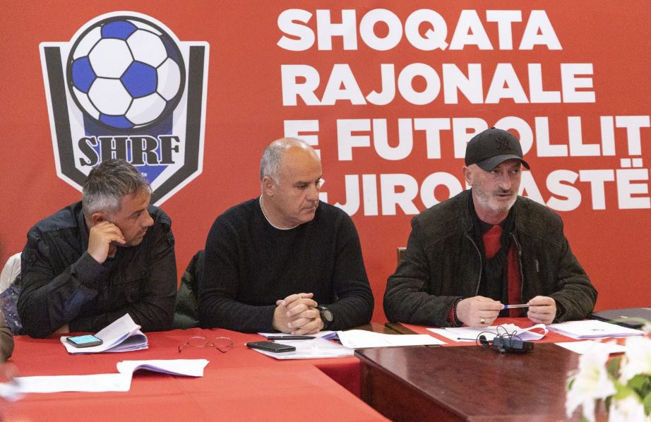 Statuti, nuk arrihet kuorumi në Gjirokastër/ Disa antarë të Shoqatës ...