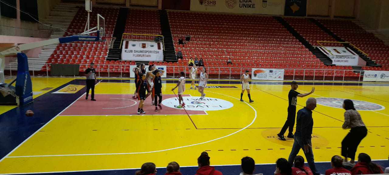 BASKETBOLL FEMRA/ Flamurtari, me pikë të plota pas fazës së parë