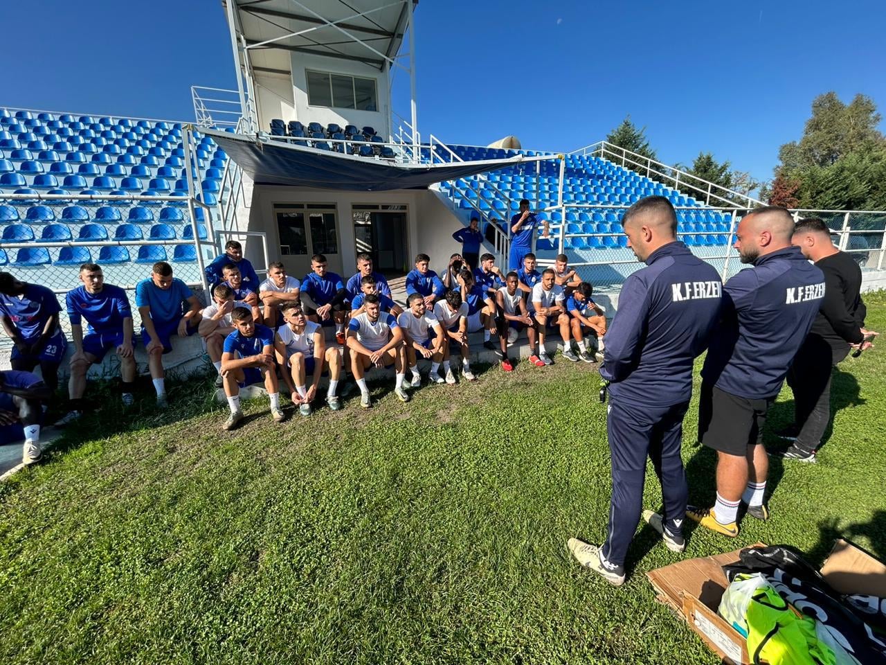 Nga situata për mbijetesë te terreni i amortizuar i stadiumit, drejtori ...