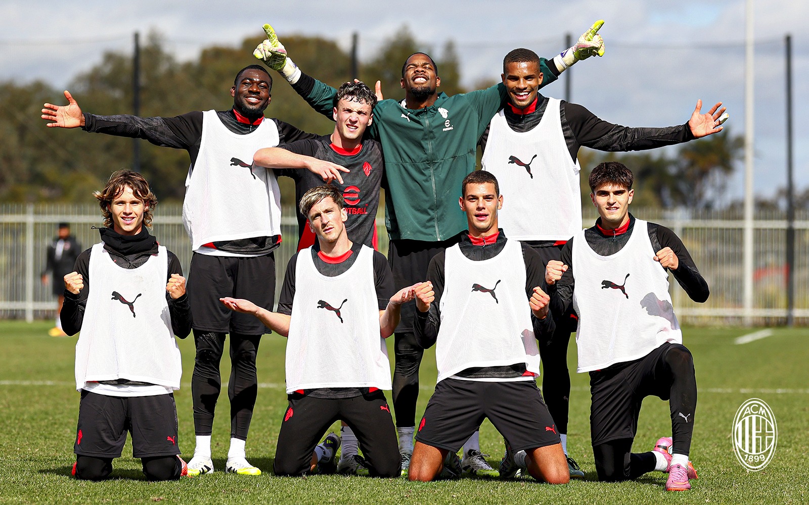 Klubi i Premier Ligës bën ofertën zyrtare për futbollistin e Milanit ...