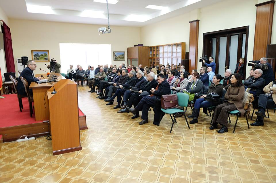 Plasari: E vërteta e themelimit të Akademisë së parë Albanologjike