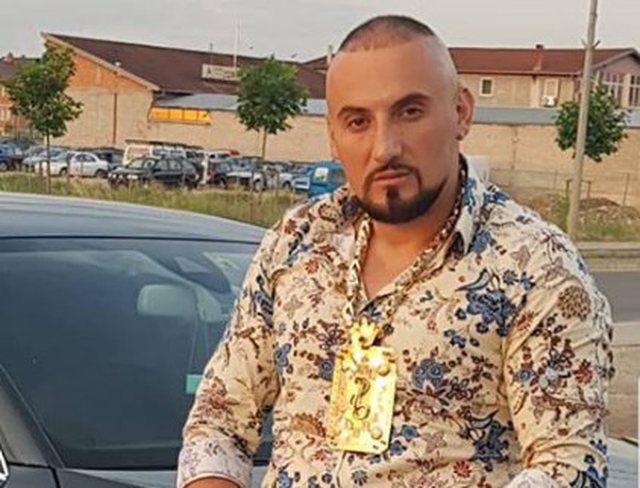 Bosi shqiptar shtron iftar për 600 persona (VIDEO)