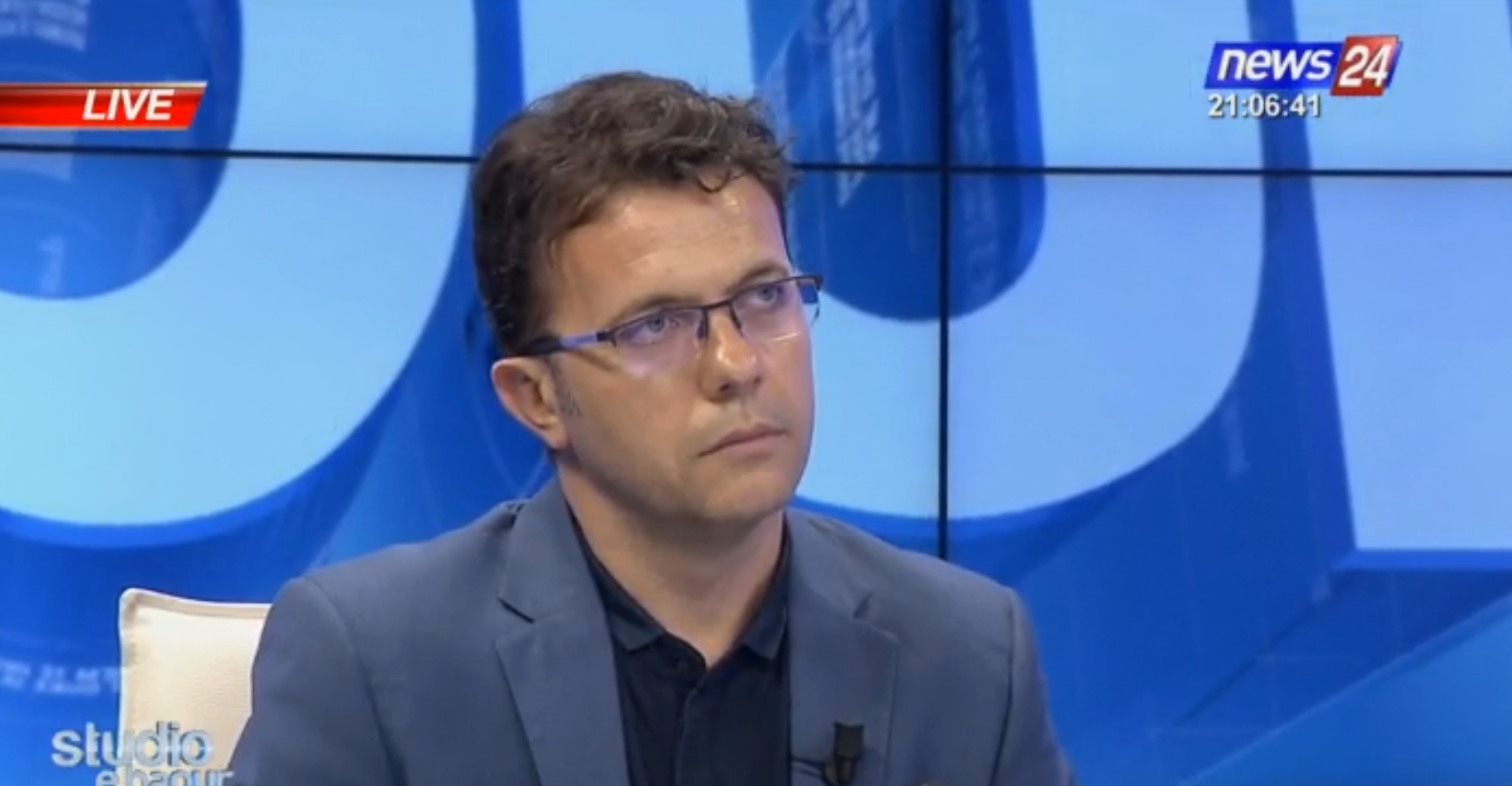 “Qurrash e bir k**rve”, Laert Vasili reagon ndaj kolegëve: Mbaruan me ...