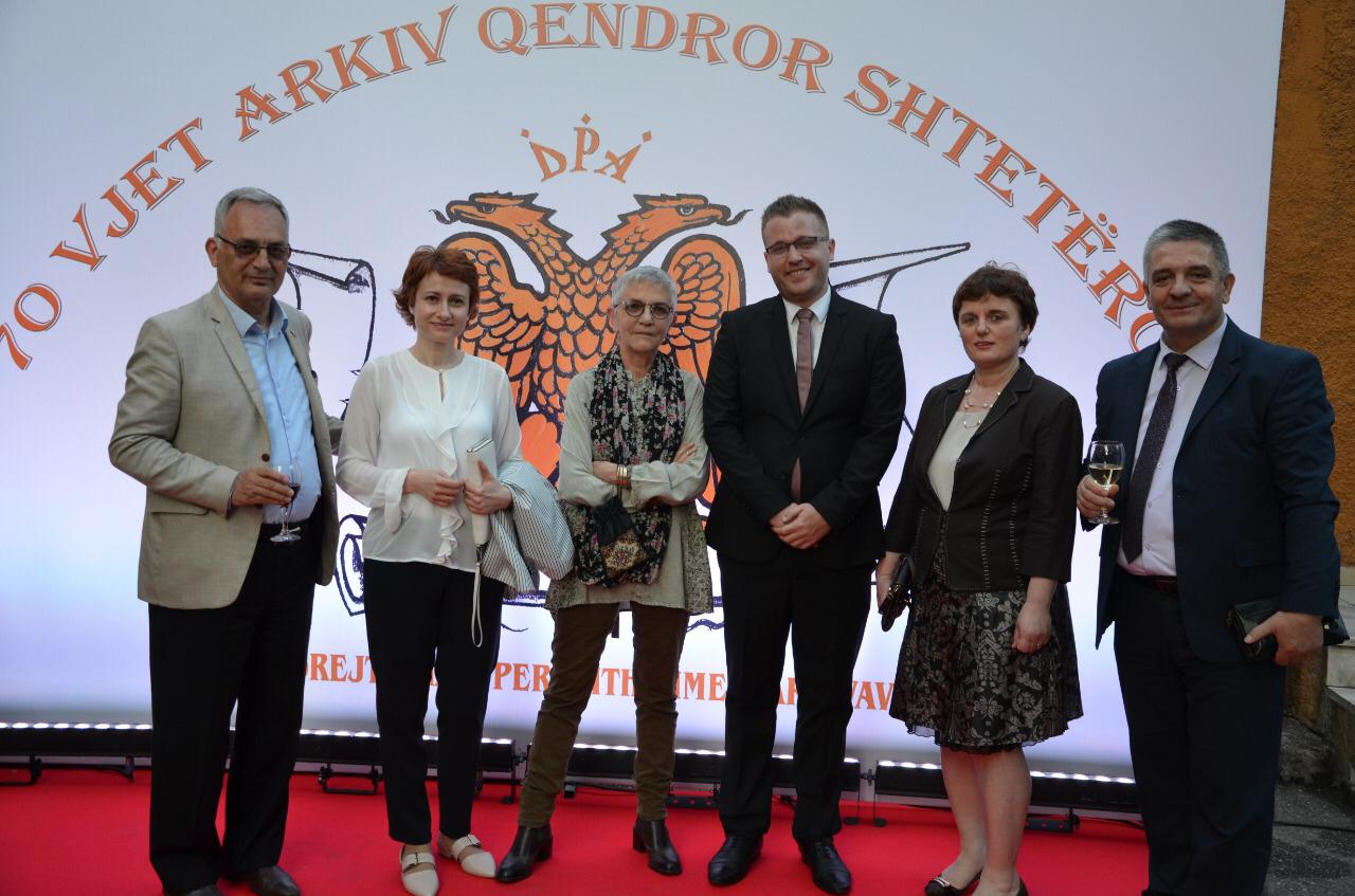 Ceremonia/ 70 vjetori i themelimit të Arkivit Qendror Shtetëror ...