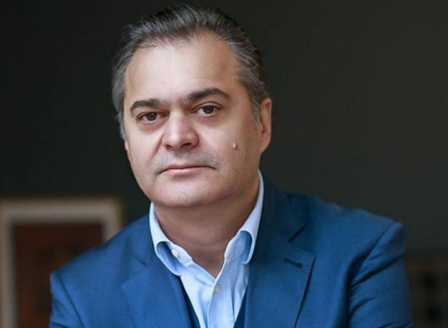 “Të jetosh në ishull” botohet në italisht, Ben Blushi: Në përgjithësi ...