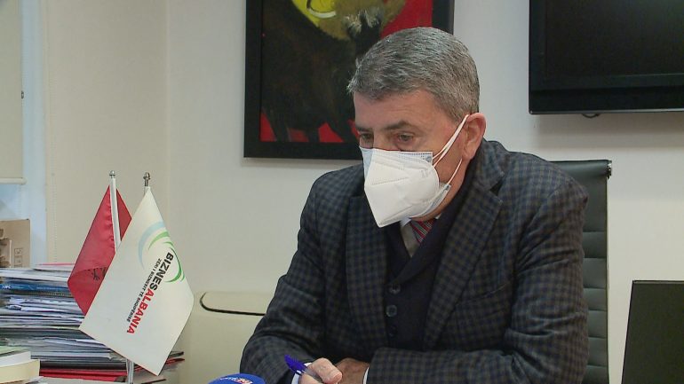 Prodhuesit e mëdhenj kërkojnë ulje të çmimit të pullave fiskale. Luan ...