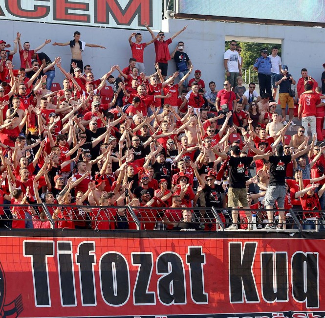 “Tifozat Kuq e Zi” kërkesë zyrtare në drejtim të qeverisë: Kërkojmë ...