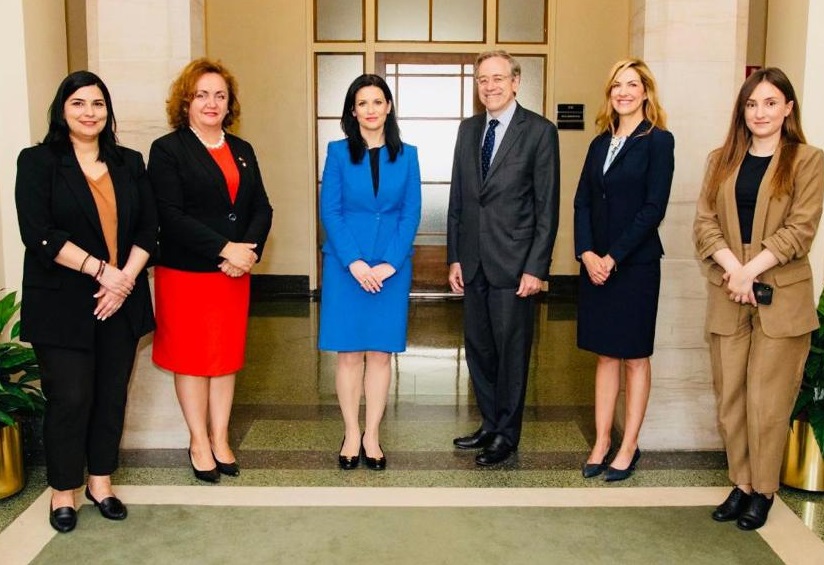 Reforma në Drejtësi/ Ministrja e Drejtësisë në Washington, ja temat që ...