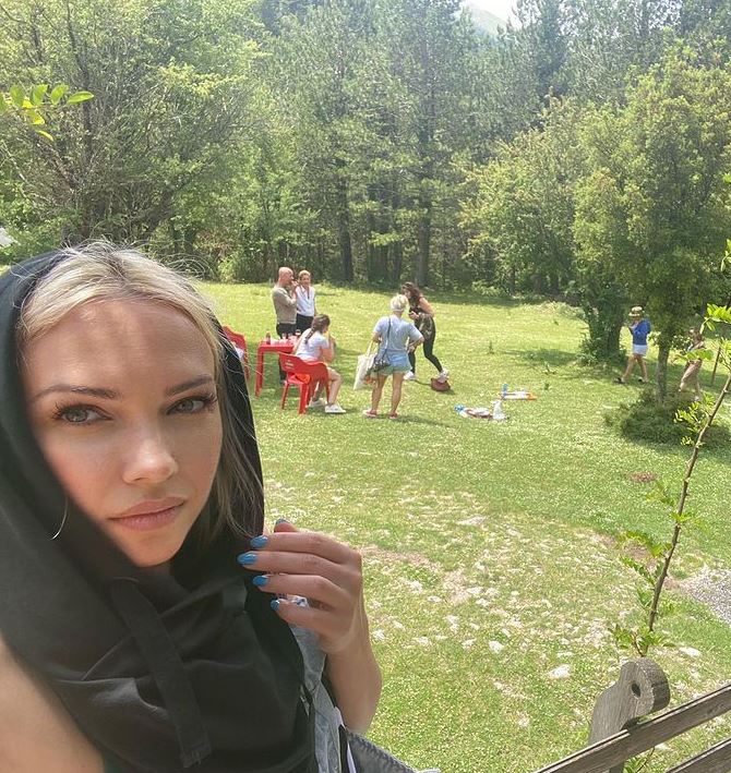Pas largimit nga ekrani, Xhemi Shehu zbulon në rrjetet sociale se si po ...