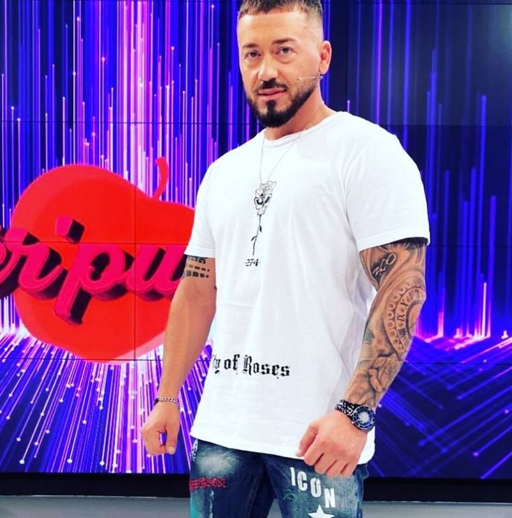 “Ti do rrahur tri herë në ditë!”/ Konkurrenti i “Për’puthen” ofendon ...