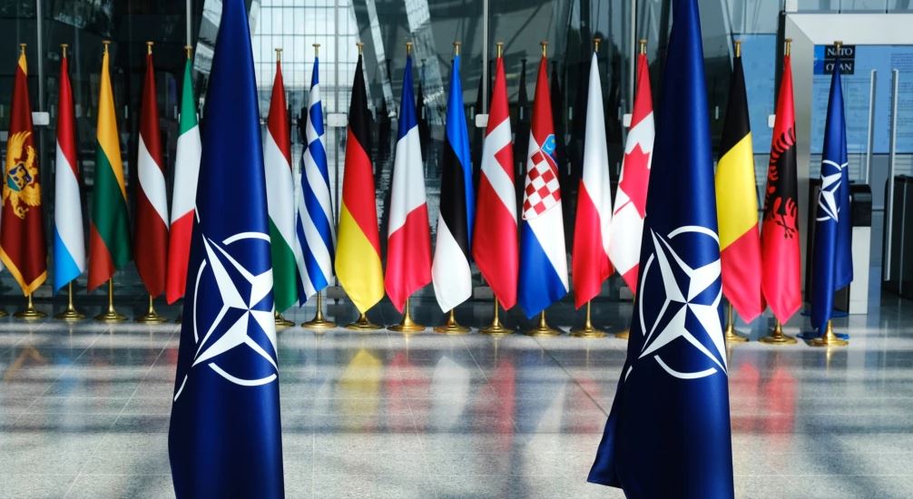 8 anëtarë të ekipit diplomatik nga shërbimet e inteligjencës/ NATO merr ...