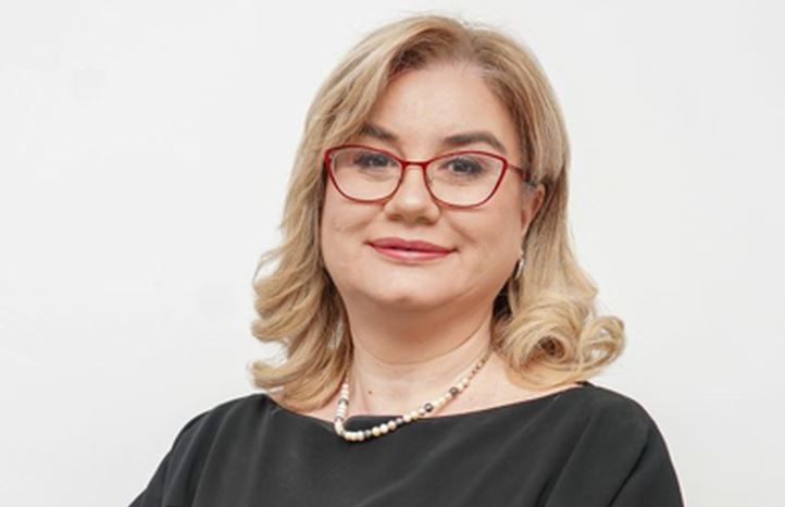 “Mësuesit në Belsh protestë për mosmarrjen e pagave”/ Deputetja e PD ...