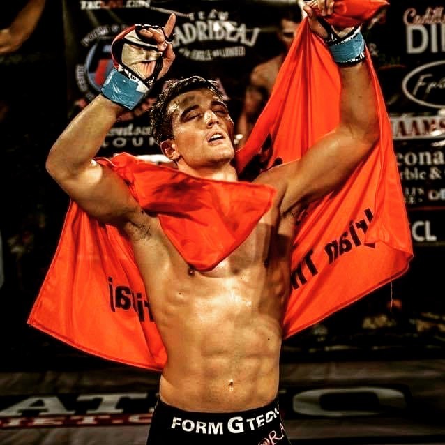 Shqiptari i parë që ka bërë super karrierë në MMA, Adrian Hadribeaj ...