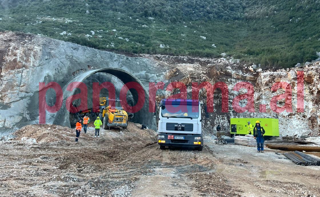 Fotolajm/ Nisin punimet për ndërtimin e tunelit të Llogarasë, Panorama ...