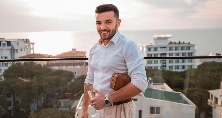 Olsi Bylyku humb njeriun e shtrenjtë, bën dedikimin prekës në rrjetet ...