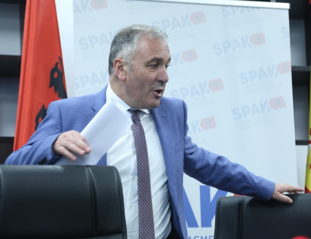 Operacionet ndaj “Call Center”/ Arben Kraja thirrje shqiptarëve: Mos u ...