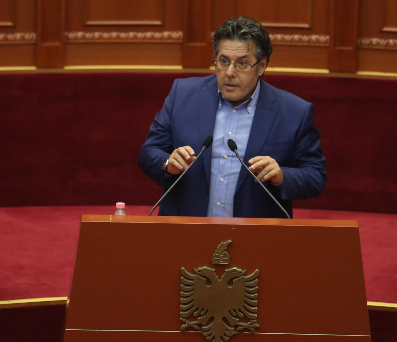 “Kryetari i PD-së është Berisha, Bashën e shoh vetëm nëpër meme ...