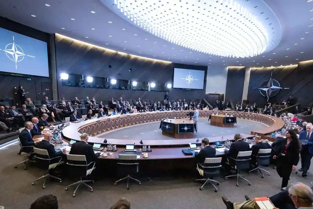 Ministrat e Mbrojtjes të vendeve anëtare të NATO-s takim në Bruksel ...
