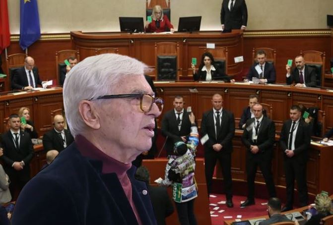 “Të tërhiqet më i forti”- Kaosi parlamentar, këshilla e ish-Presidentit ...