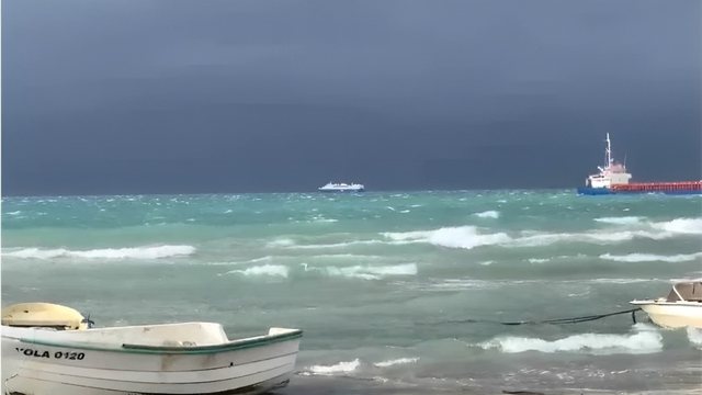 Përkeqësimi i kushteve atmosferike/ Anulohen disa linja detare nga ...