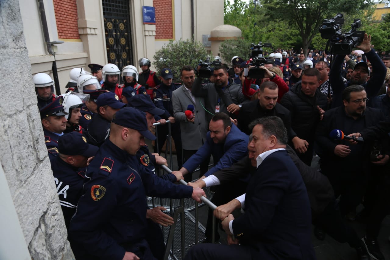 “Më keni bërë mbi 500 procedime penale”- Klevis Balliu reagon pas ...