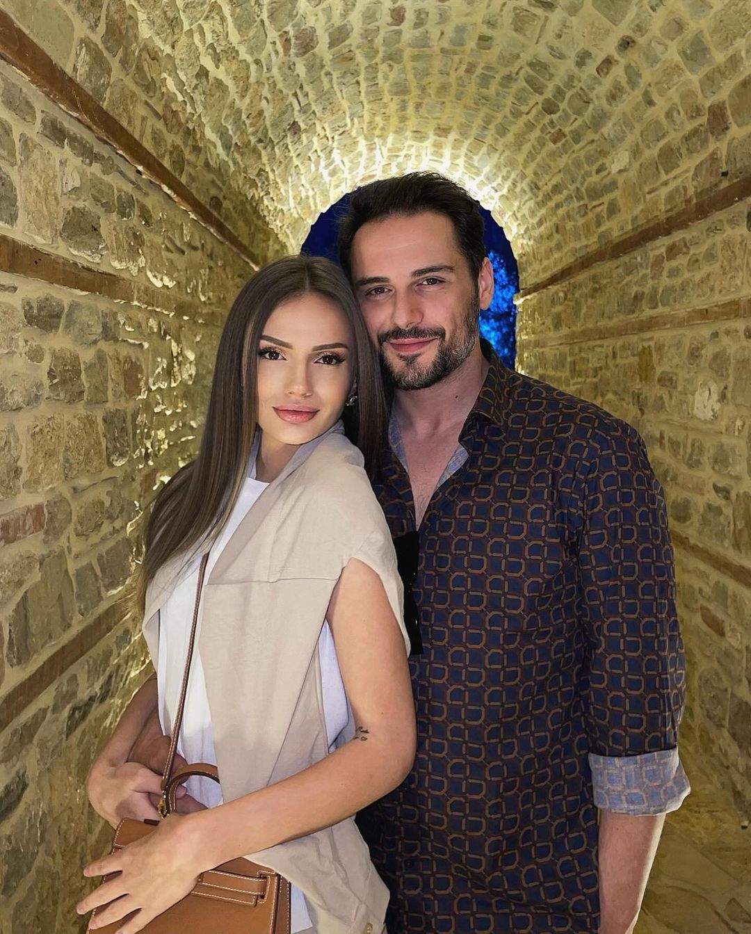 Anna Lika konfirmon zyrtarisht romancën me Bjordi Mezinin! Aktorja ...