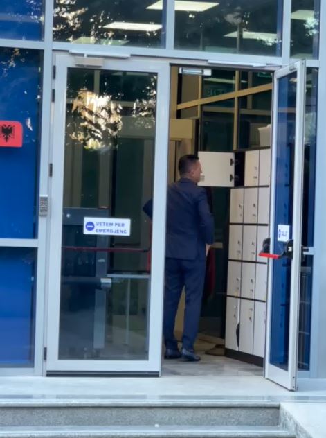 Del nga SPAK prokurori i Tiranës, bashkëshorti i Ermonela Felajt ...