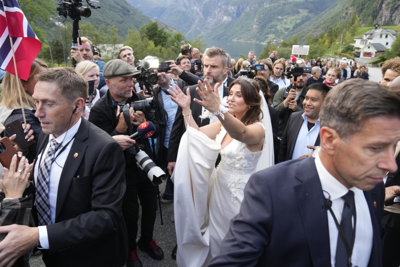 FOTOLAJM/ Të ftuar mbretër e influencues, Princesha e Norvegjisë i jep ...