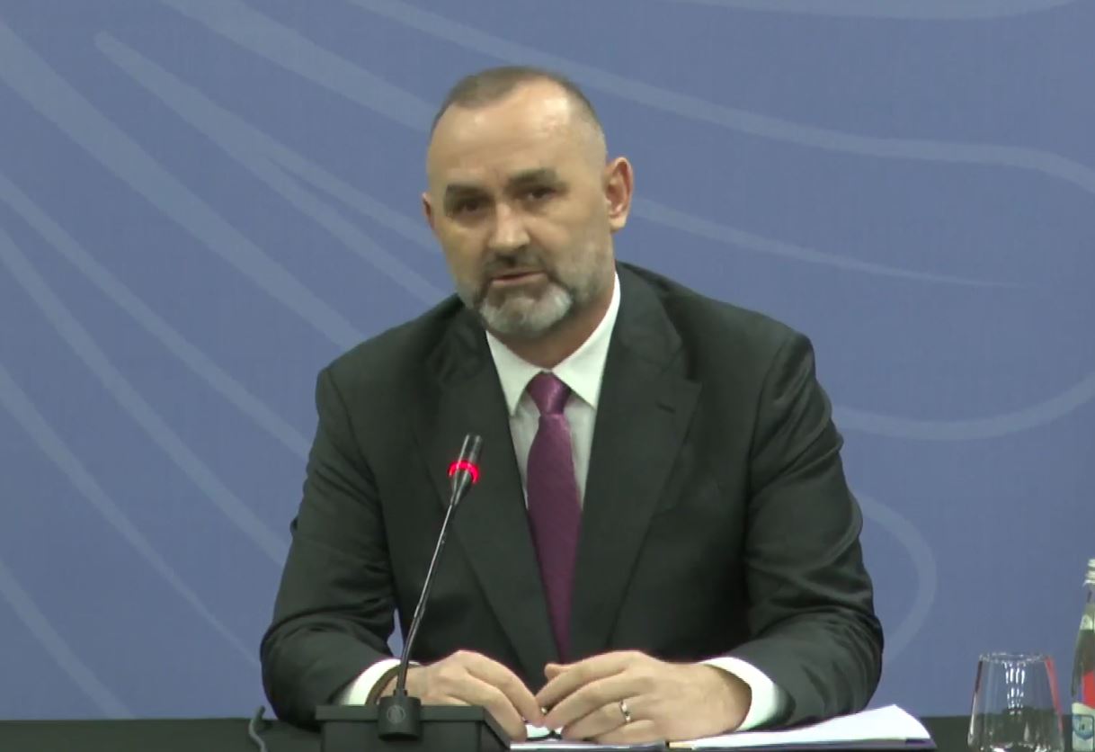 Dosjet e legalizimit/ Ministri i Drejtësisë jep lajmin: 15 mijë pronarë ...