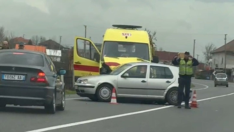 Makina përplaset me ambulancën, humb jetën 55-vjeçari (EMRI)