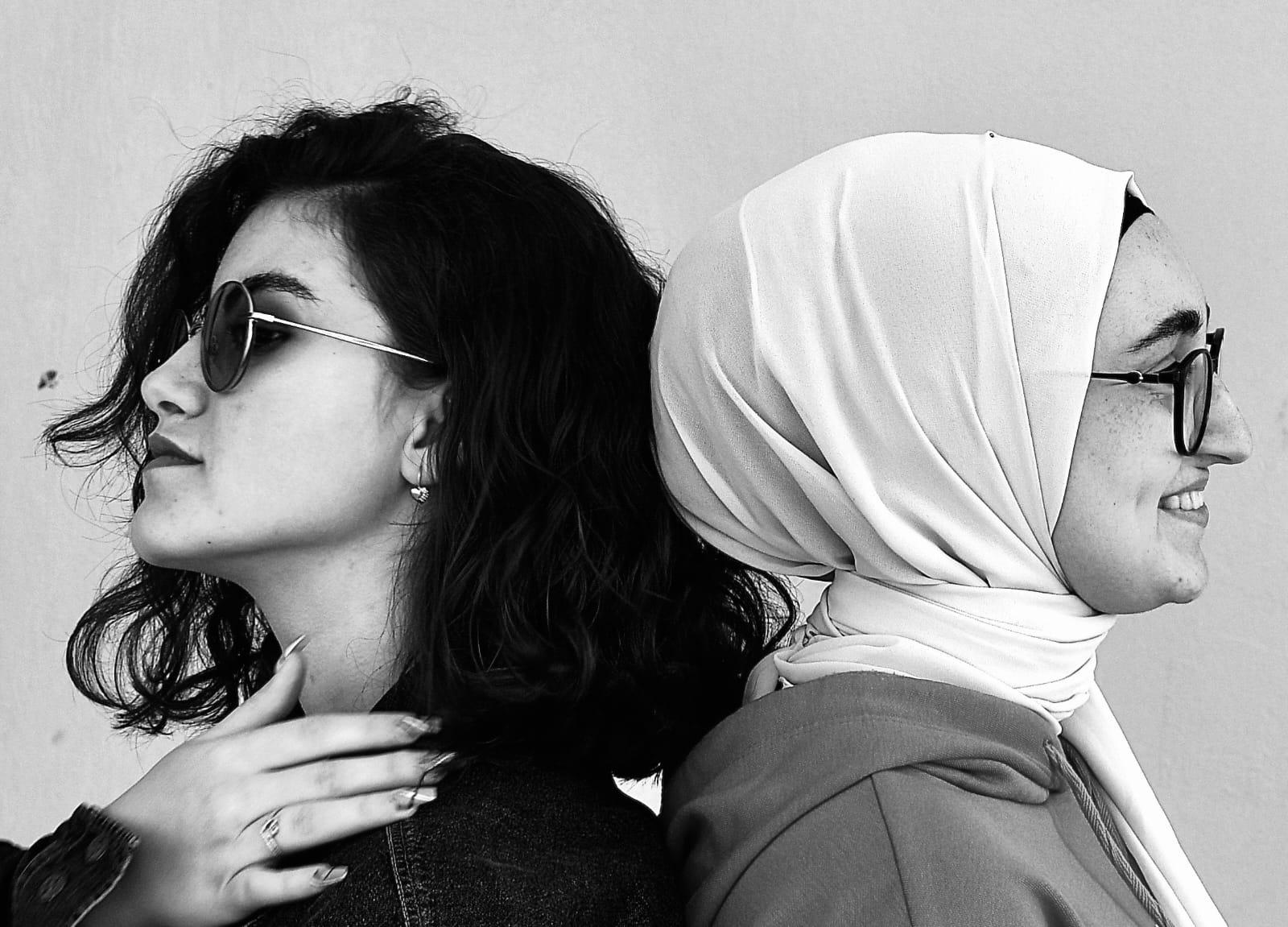 “Shqiptarë të panjohur”- Ben Blushi çel ekspozitë fotografike në Tiranë ...