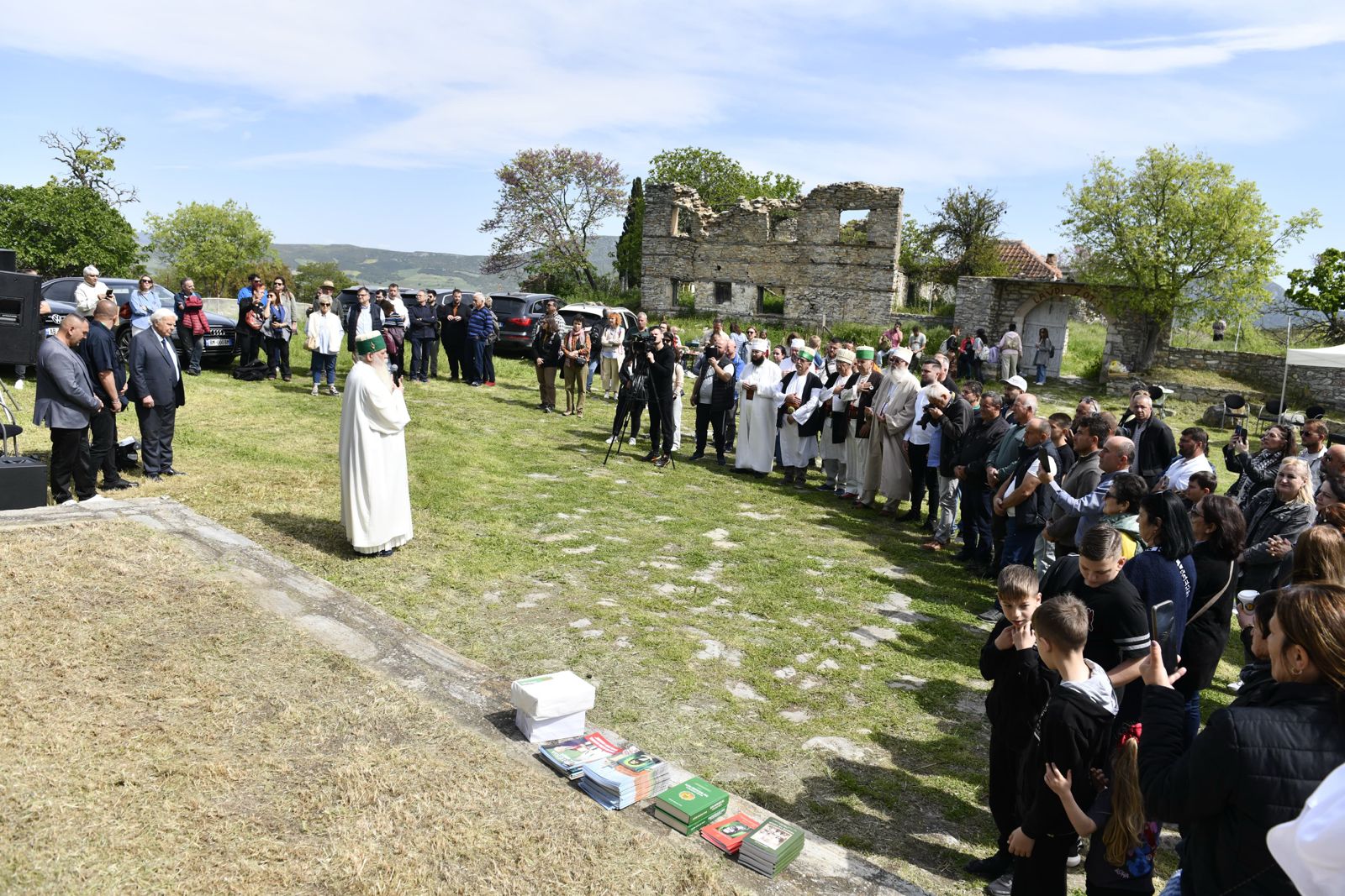 Pelegrinazh i madh ndërkombëtar i besimtarëve bektashinj! Baba Mondi ...
