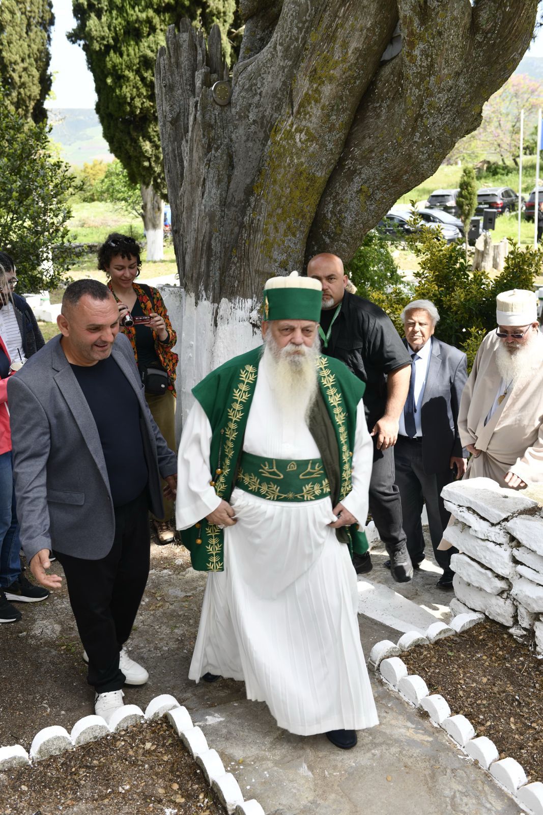 Pelegrinazh i madh ndërkombëtar i besimtarëve bektashinj! Baba Mondi ...