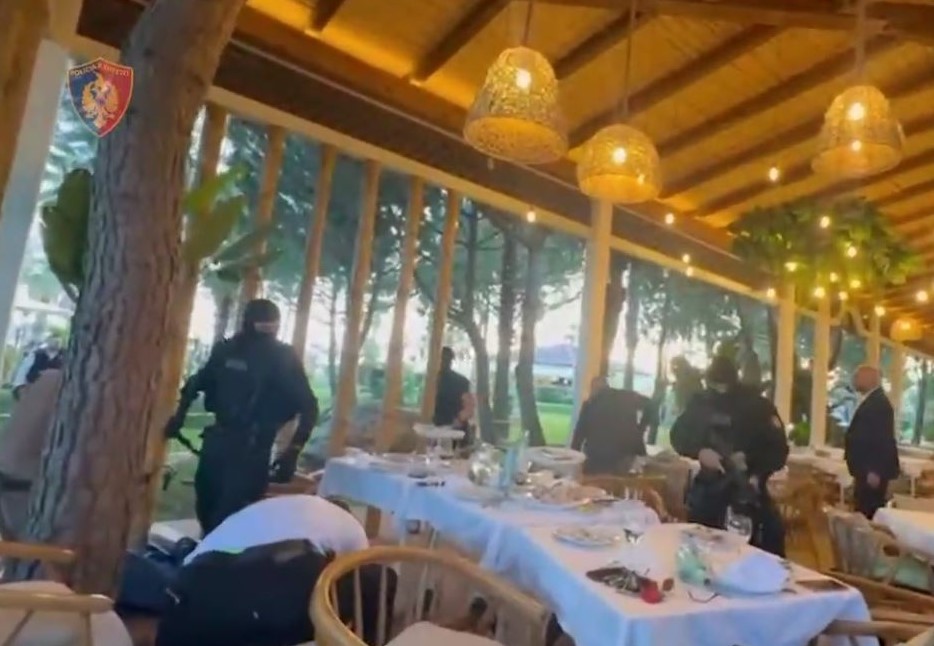 Tavolina e krimit në Gjirin e Lalzit/ Si u lidhën vëllezërit Xhani me ...