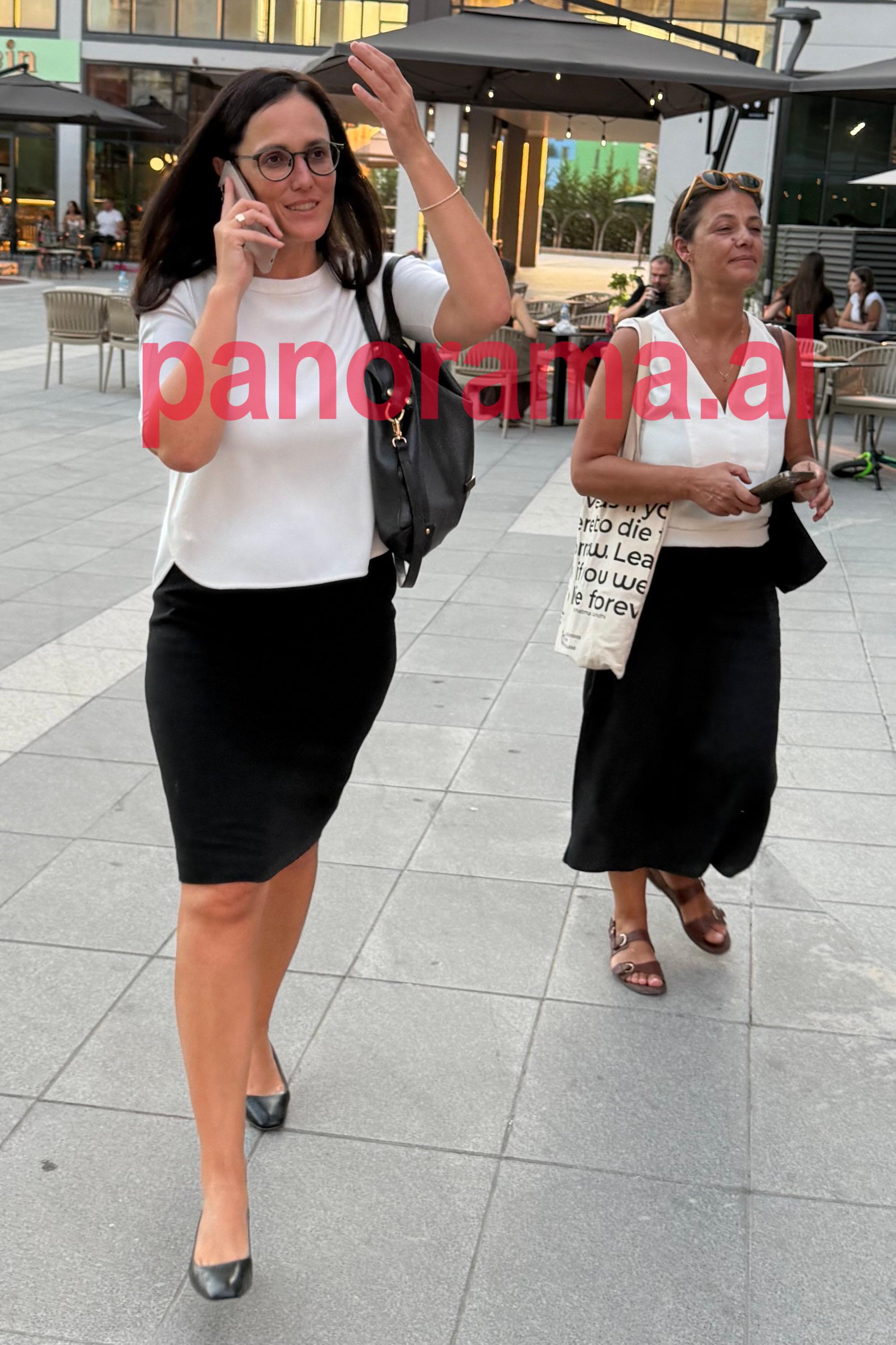 Foto nga paparaci/ Delina Ibrahimaj ‘çelet’ për pushime, ministrja nuk ...
