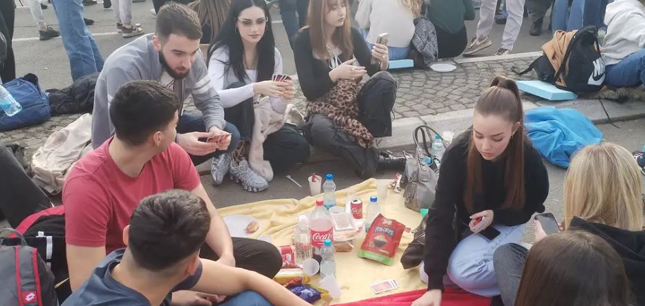 Sa të interesuar janë të rinjtë serbë për proceset integruese evropiane ...