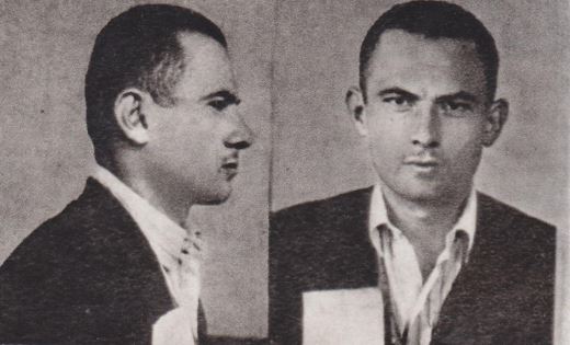 Vrasja pas shpine e Ali Demit dhe goditja e çamëve nga diktatura! Kush ...