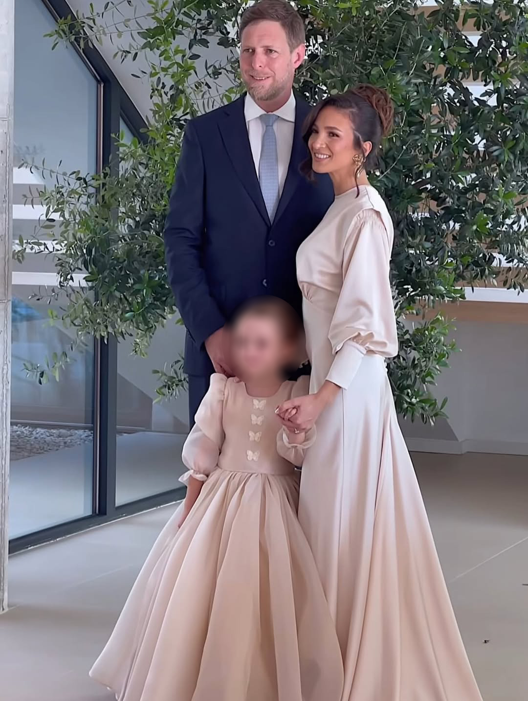 “Kushtoi 120 mijë paund”- Nga festa luksoze, tek unaza me diamant ...