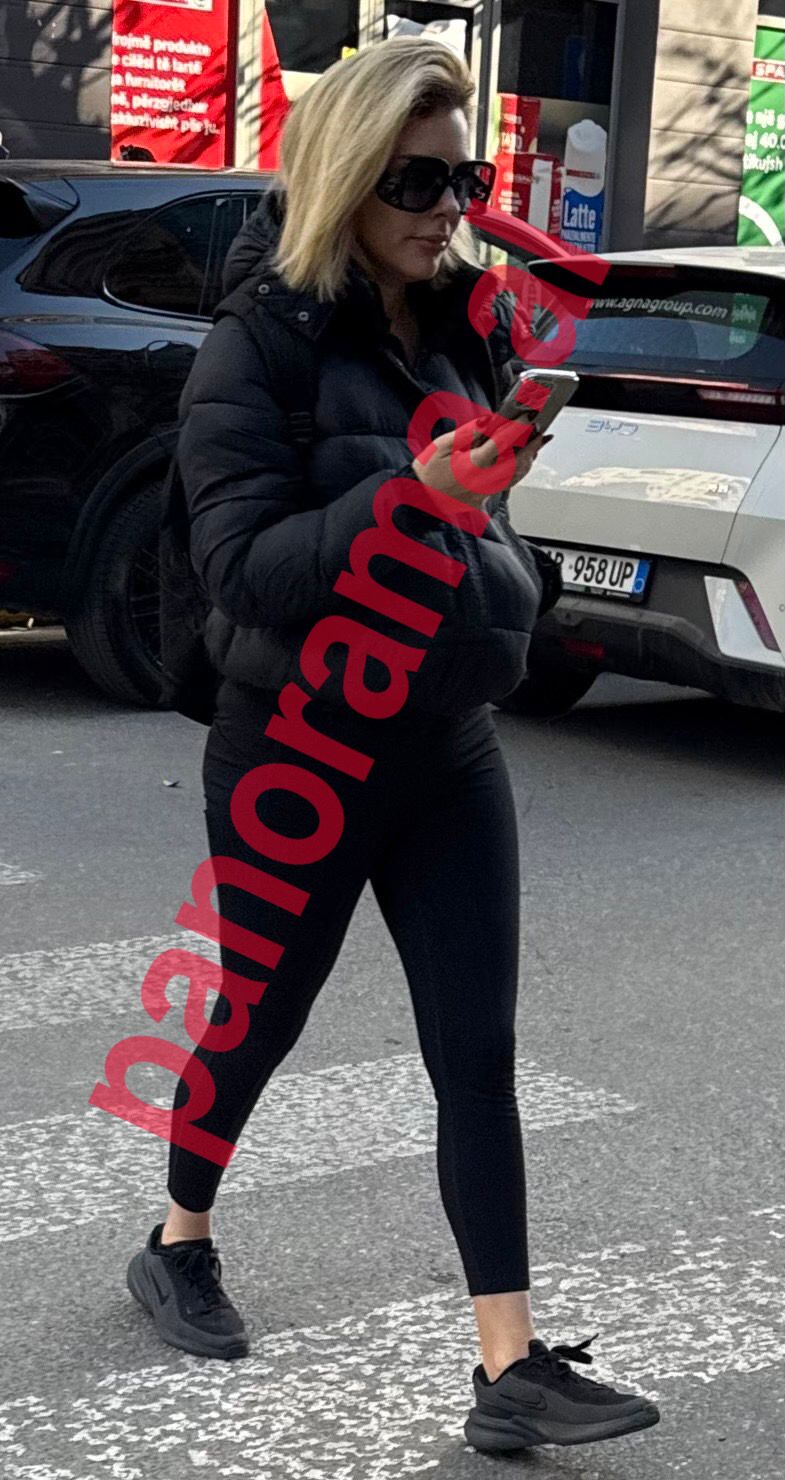 Fotot nga paparazzi/ Anxhela Peristeri fotografohet e vetme në Tiranë ...