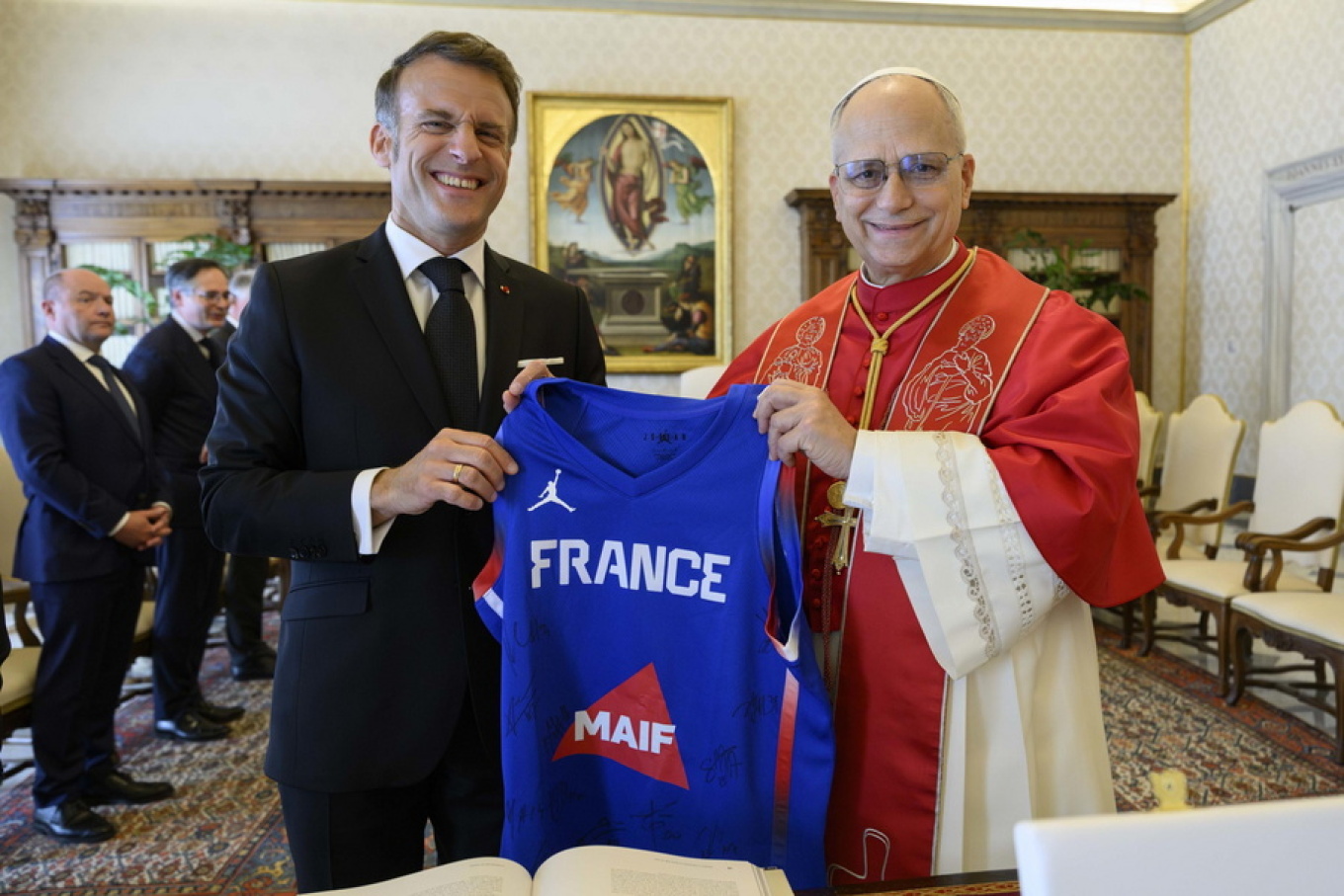 Emmanuel dhe Brigitte Macron takojnë Papa Leonin XIV në Vatikan ...